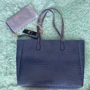 MIA K COLLECTION | Bags | Nwt Mia K Collection Blue Magnet Closure ...